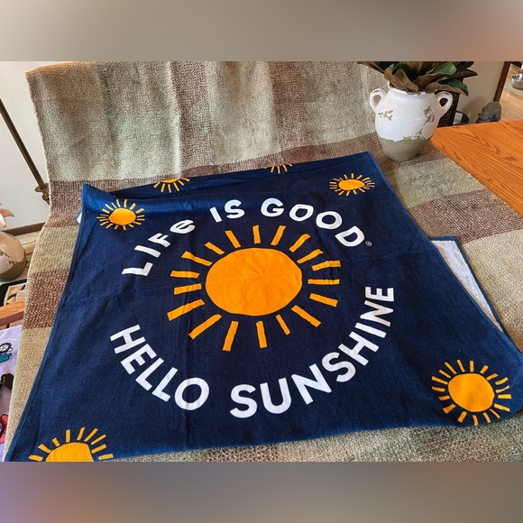 Life Is Good | Bath | Nwt Life Is Good Oversized Navy Sunshine Beach ...